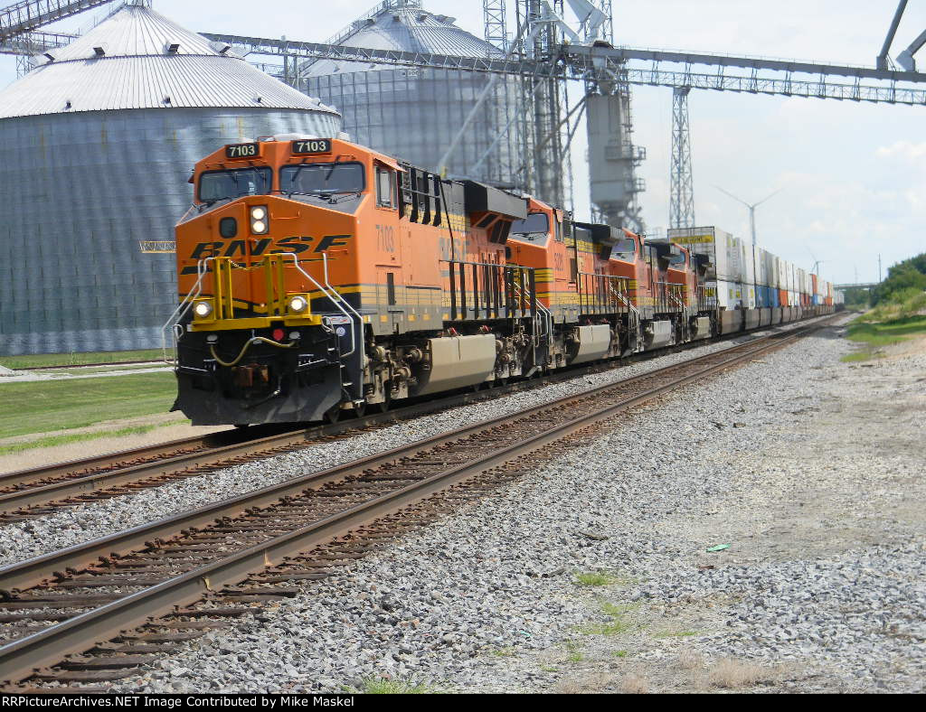BNSF 7103